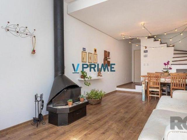 Casa em condomínio de 109m² 3 dormitórios, 1 suíte e 1 vaga no bairro Teresópo