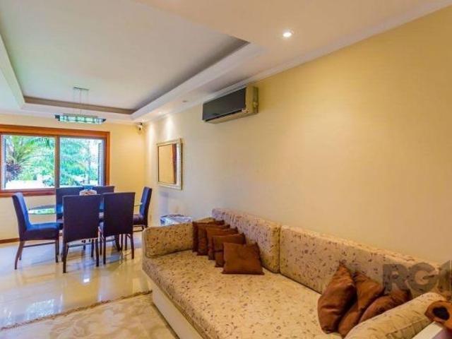 Casa em condomínio de 155m², 3 dormitórios, 4 vagas no bairro Espírito Santo