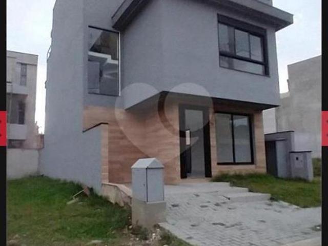 Casa em condomínio de 174m² a venda no Santa Cândida