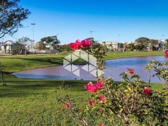 Casa em condomínio de 215m² com 03 dormitórios e 02 vagas de garagem no bairro Hípica