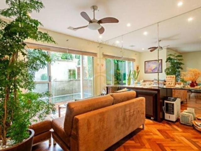 Casa em condomínio de 230m², com 3 suítes para venda no Jardim Morumbi
