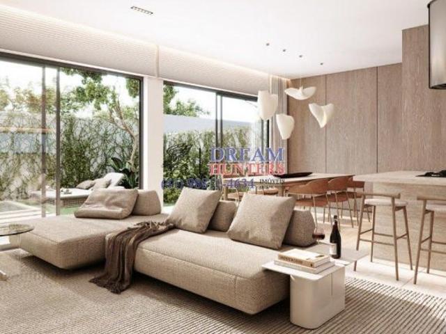 Casa em Condomínio de 247.03m² no bairro Bacacheri, com 3 suítes, 4 banheiros e 2 vagas de garagem