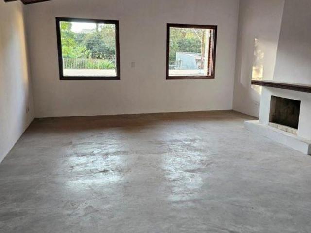 Casa em Condomínio de 240 m², 3 quartos em Chácara Roselândia, Cotia