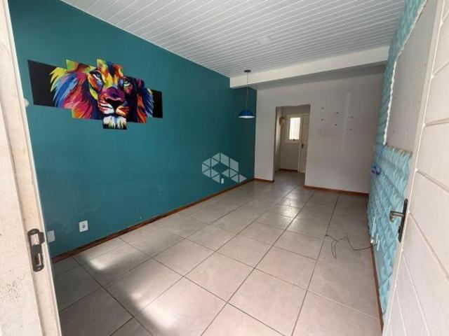 Casa em condomínio de 2 quartos com 2 vagas cobertas