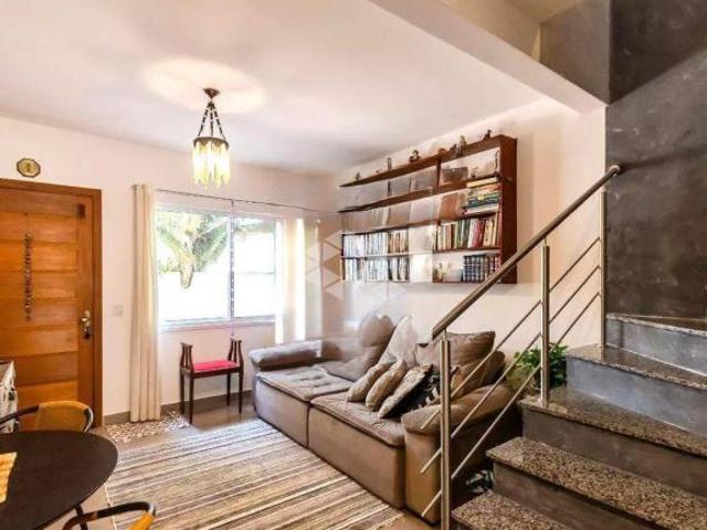 Casa em condomínio de 2 quartos com garagem na Vila Nova próximo do Hospital Vila Nova