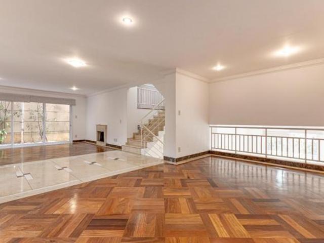 Casa em Condomínio de 568.64 m², 4 quartos em Vila Sônia, São Paulo