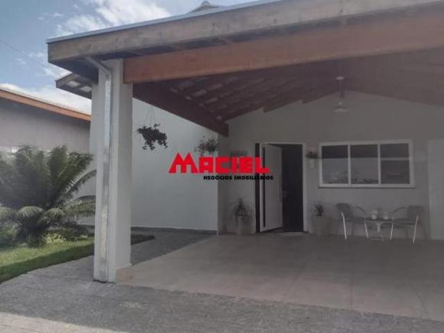 Casa em condomínio de Caçapava 03 dormitórios com suíte