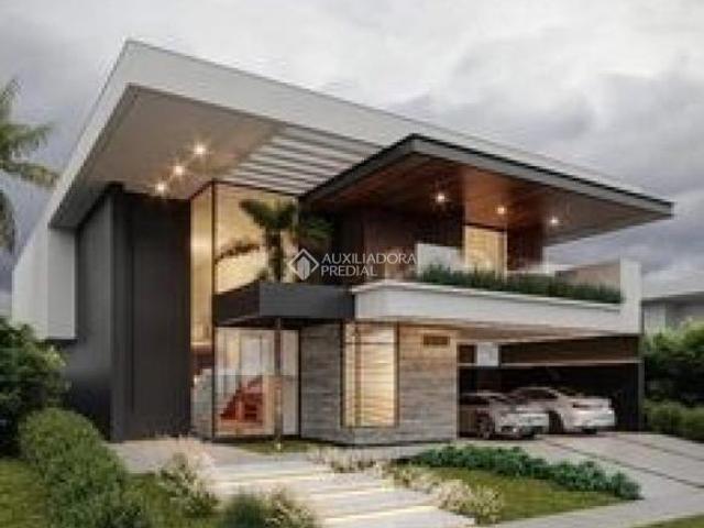 Casa em condomínio de alto padrão