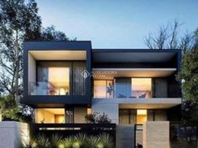 Casa em condomínio de alto padrão