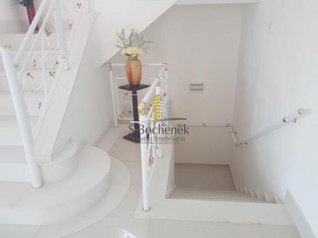 Casa em condomínio de alto padrão, 472 m2, com 4 suítes