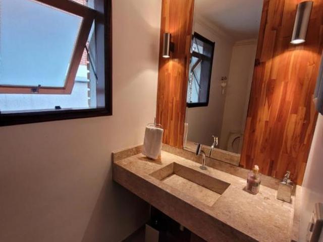 Casa em condomínio de Alto Padrão, 4 suítes, 4 vagas