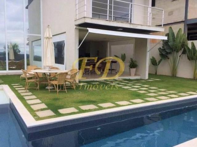 Casa em Condomínio de Alto Padrão