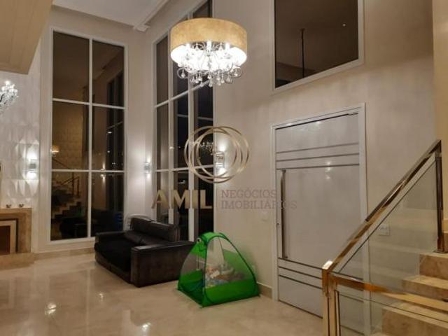 Casa em condomínio de alto padrão Colinas do Paratehy 5 suítes / 567m²