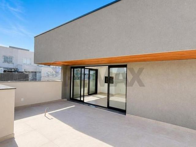 Casa em Condomínio de Alto Padrão com 3 Suítes e 256,99m² no Seminário