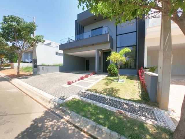 Casa em Condomínio de Alto Padrão com 3 Quartos, 1 Suíte e 4 Vagas de Garagem em Hortolândia SP Pa