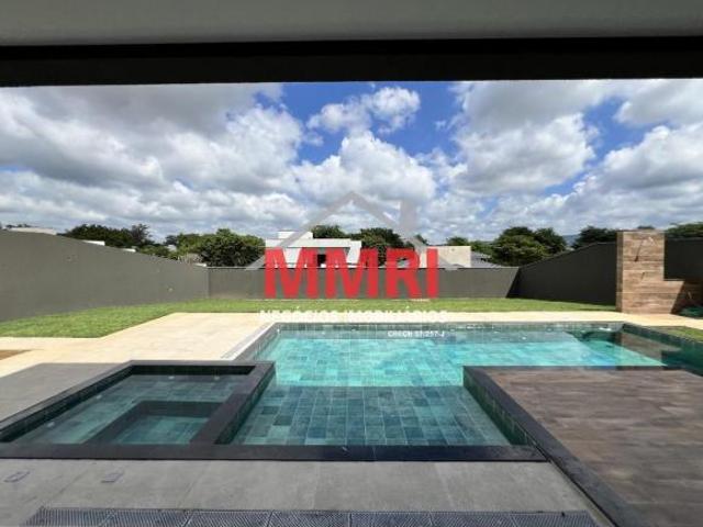 Casa em Condomínio de Alto Padrão com 4 Quartos e 4 Suítes no Evidence, Araçoiaba da Serra SP 425m