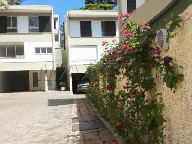 Casa em Condomínio de Alto Padrão à Venda com 225m², 4 dormitórios, 1 suíte e 3 vagas no Tremembé