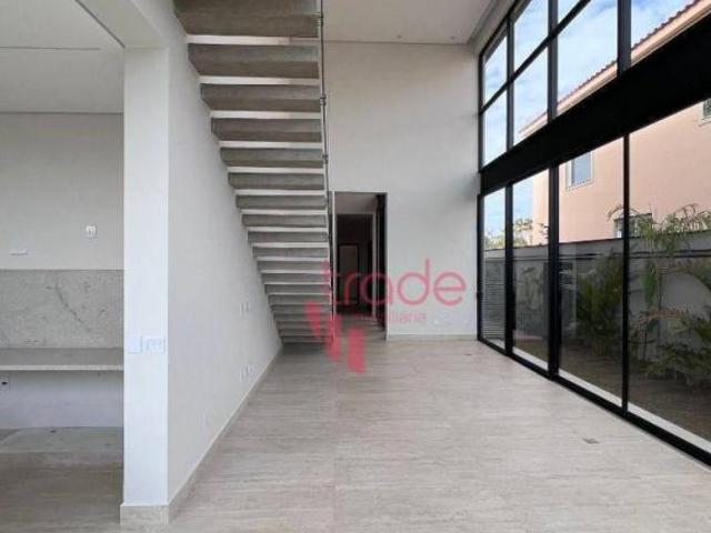 Casa com 3 dormitórios à venda, 318 m² por R$ 2.450.000,00 Residencial e Empresarial Alphaville