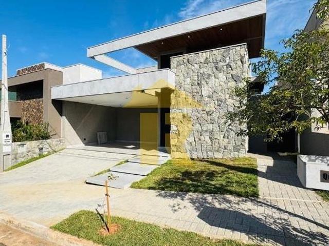 Casa em Condomínio de Alto Padrão à Venda em São José do Rio Preto SP, Bairro Maria Júlia: 3 Quartos