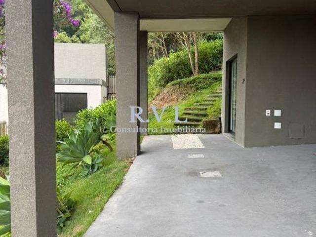 Casa em Condomínio de Alto Padrão, Atibaia SP: 3 Dormitórios, 1 Suíte, 2 Salas, 3 Banheiros, 2 Vagas