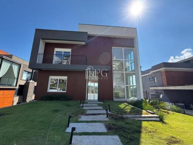 CASA EM CONDOMÍNIO DE ALTO PADRÃO EM GRAMADO
