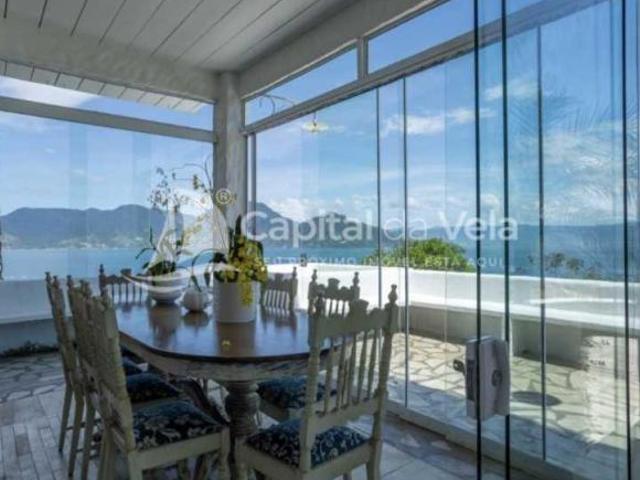 Casa em Condomínio de alto padrão em Ilhabela