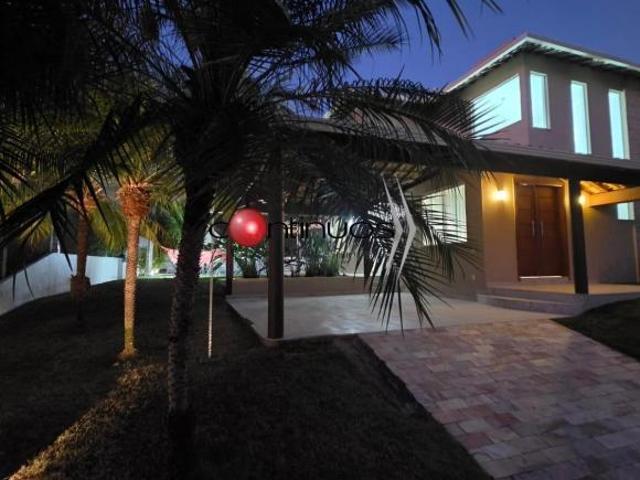 Casa em Condomínio de Alto Padrão em Lagoa Santa MG, 2 quartos, 2 suítes, 4 banheiros, 4 vagas, 290m