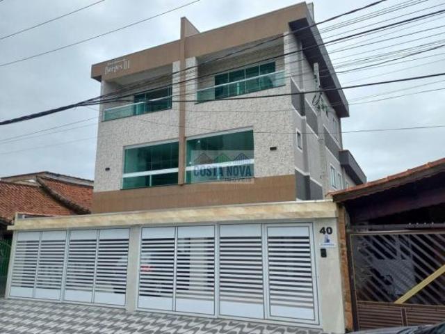 Casa em condomínio de dois dormitórios próximo a praia e ao novo shopping