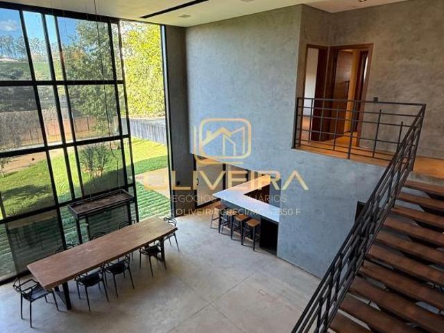Casa em Condomínio de Luxo