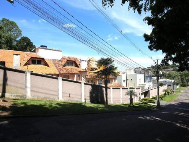 Casa em Condomínio de Luxo 3 Quartos, 1 Suíte, 2 Salas, 3 Banheiros, 2 Vagas em Santo Inácio, Curiti