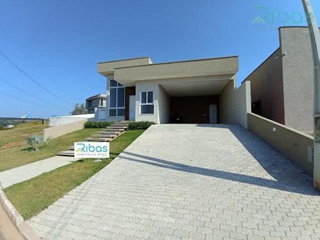 Casa em condomínio de luxo com 3 quartos e 1 suíte no bairro Lagos de Jarinu, Jarinu SP Imperdível