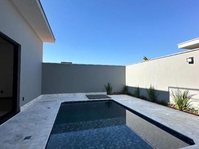 Casa em Condomínio de Luxo com 3 Suítes e 4 Vagas na Chácara Ondina em Sorocaba SP: Imperdível Oport