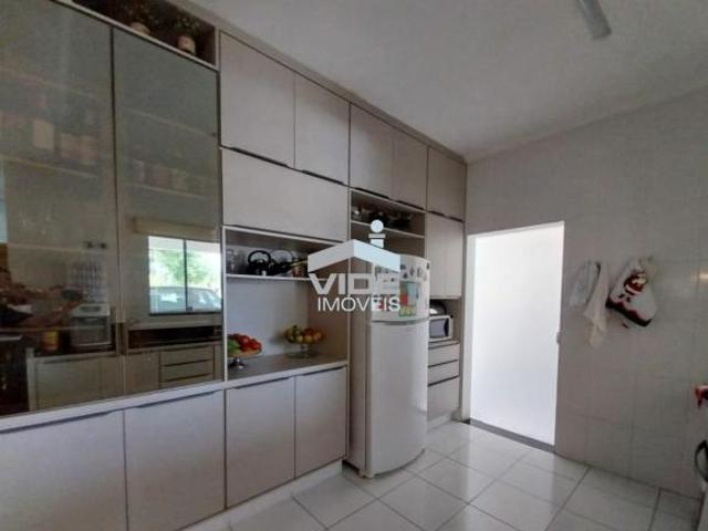 Casa em Condomínio de Luxo com 3 Suítes em Cascata, Paulínia SP: 165m², 2 Salas e 2 Vagas de Garagem