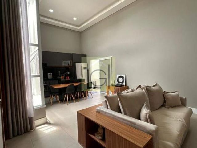 Casa em condomínio de luxo com 2 suítes e 3 vagas de garagem no Village Moutonnée, Salto SP!