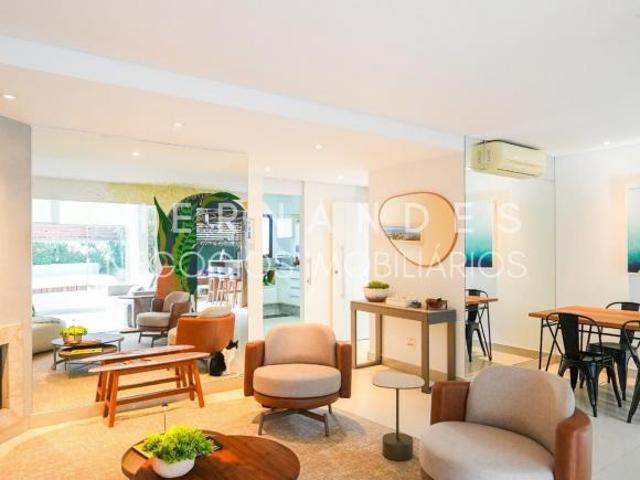 Casa em Condomínio de Luxo em Tamboré, Santana de Parnaíba SP: 3 quartos, 1 suíte, 4 banheiros, 4 va
