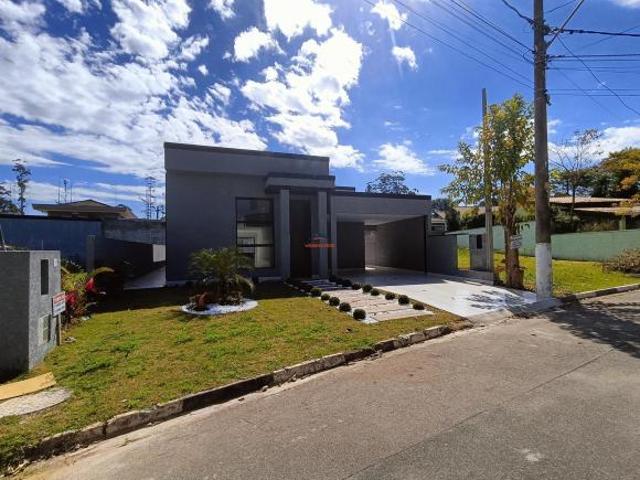 Casa em Condomínio de Luxo em Tijuco Preto, Vargem Grande Paulista SP: 3 Quartos, 3 Salas, 4 Banheir