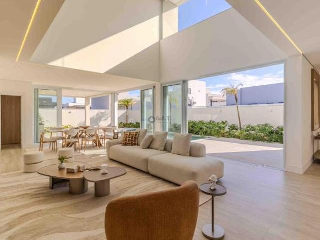 Casa em Condomínio de Luxo em Alphaville Nova Esplanada, Votorantim SP: 4 quartos, 4 suítes, 3 salas