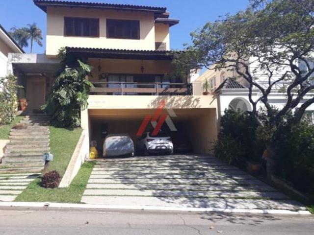 Casa em Condomínio de Luxo em Alphaville, Santana de Parnaíba SP: 3 quartos, 1 suíte, 3 salas, 3 b