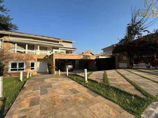 Casa em Condomínio de Luxo em Alphaville, Santana de Parnaíba SP: 2 Quartos, 2 Suítes, 3 Salas, 1 Ba