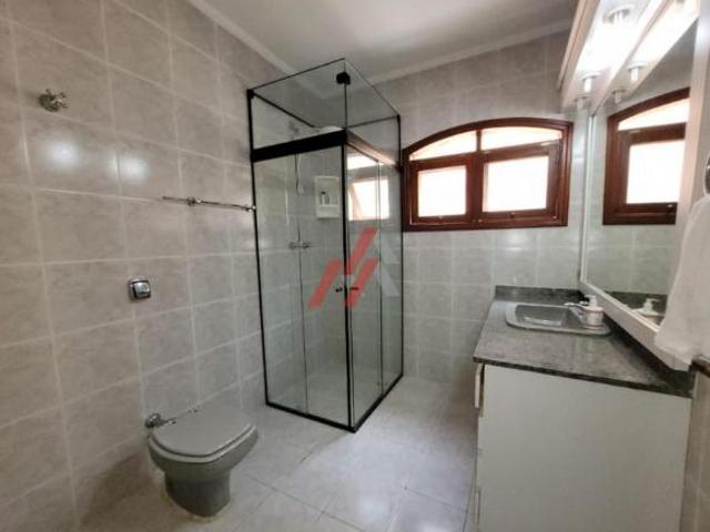 Casa em Condomínio de Luxo em Alphaville 4 quartos, 2 suítes, 3 salas, 4 banheiros, 4 vagas Sant