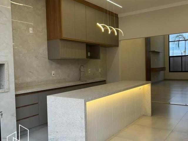 Casa em Condomínio de Luxo em Eville Bady Bassit: 3 Quartos, 1 Suíte, 3 Salas, 2 Banheiros, 4 Vagas