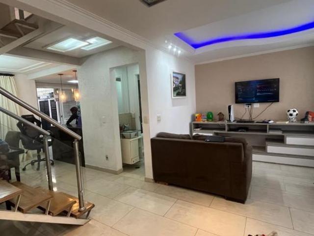 Casa em Condomínio de Luxo em Guarulhos SP: 3 quartos, 1 suíte, 2 salas, 3 banheiros, 2 vagas e 100m