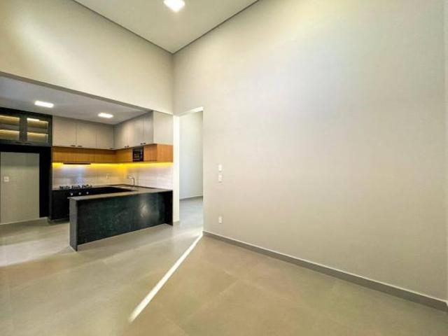 Casa em Condomínio de Luxo em Indaiatuba SP: 3 quartos, 1 suíte, 2 vagas, 138m² no Loteamento Park G