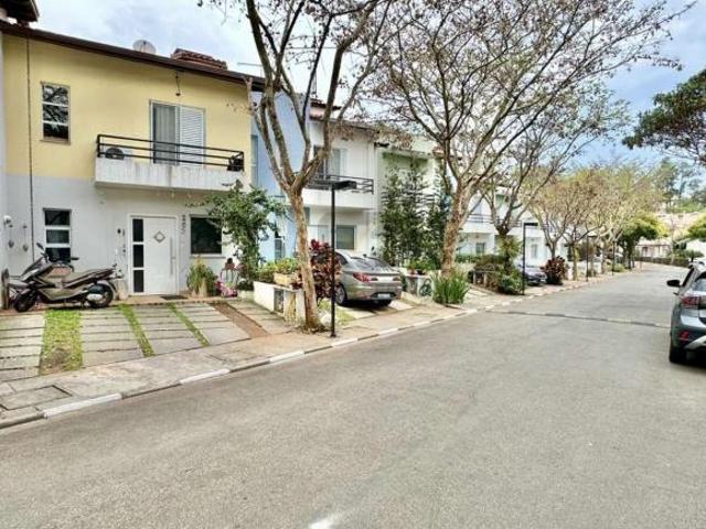 Casa em Condomínio de Luxo em Jardim Rebelato: 3 Quartos, 1 Suíte, 2 Salas, 3 Banheiros, 2 Vagas C