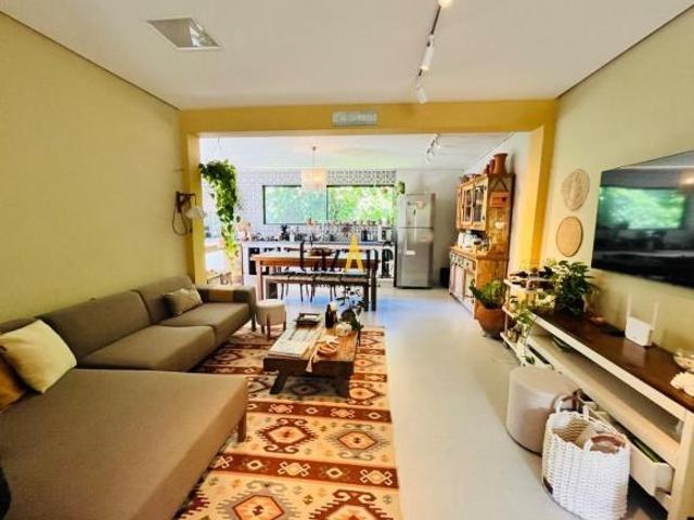 Casa em Condomínio de Luxo em Maresias: Locação Anual, 2 Suítes, 2 Vagas, 100m² São Sebastião SP