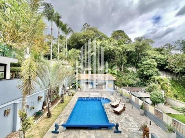 Casa em Condomínio de Luxo em Nova Higienópolis, Jandira SP: 3 Quartos, 3 Suítes, 2 Banheiros, 2 Vag