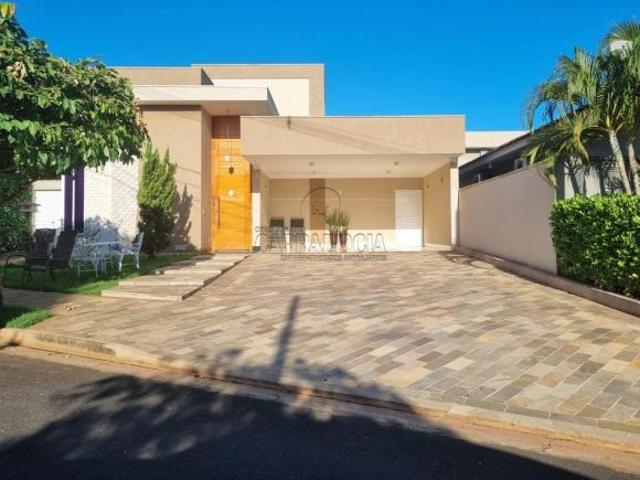 Casa em Condomínio de Luxo em Residencial Gaivota I 3 quartos, 3 suítes, 4 banheiros, 4 vagas, 220m