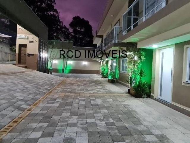 Casa em Condomínio de Luxo na Granja Viana, Cotia SP: 3 Quartos, 1 Suíte, 4 Banheiros, 3 Vagas de Ga