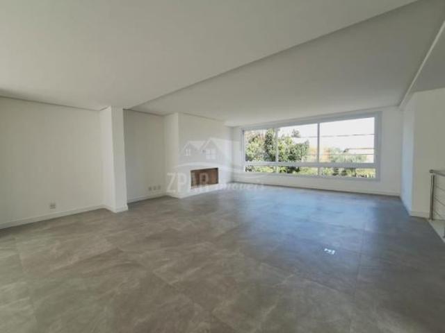 Casa em Condomínio de Luxo na Hípica em Porto Alegre: 3 Quartos, 2 Suítes, 2 Salas, 4 Banheiros, 2 V