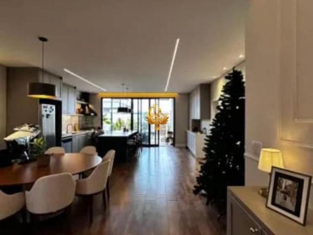 Casa em Condomínio de Luxo no Vale dos Cristais em Taubaté SP: 3 Quartos, 1 Suíte, 2 Salas, 3 Banhei